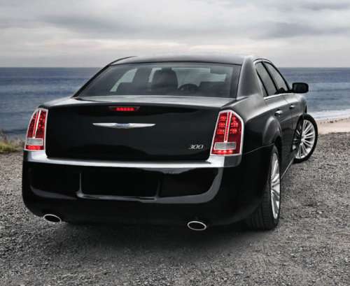 Another look at the revised rear end of the 2011 Chrysler 300 | Torque News